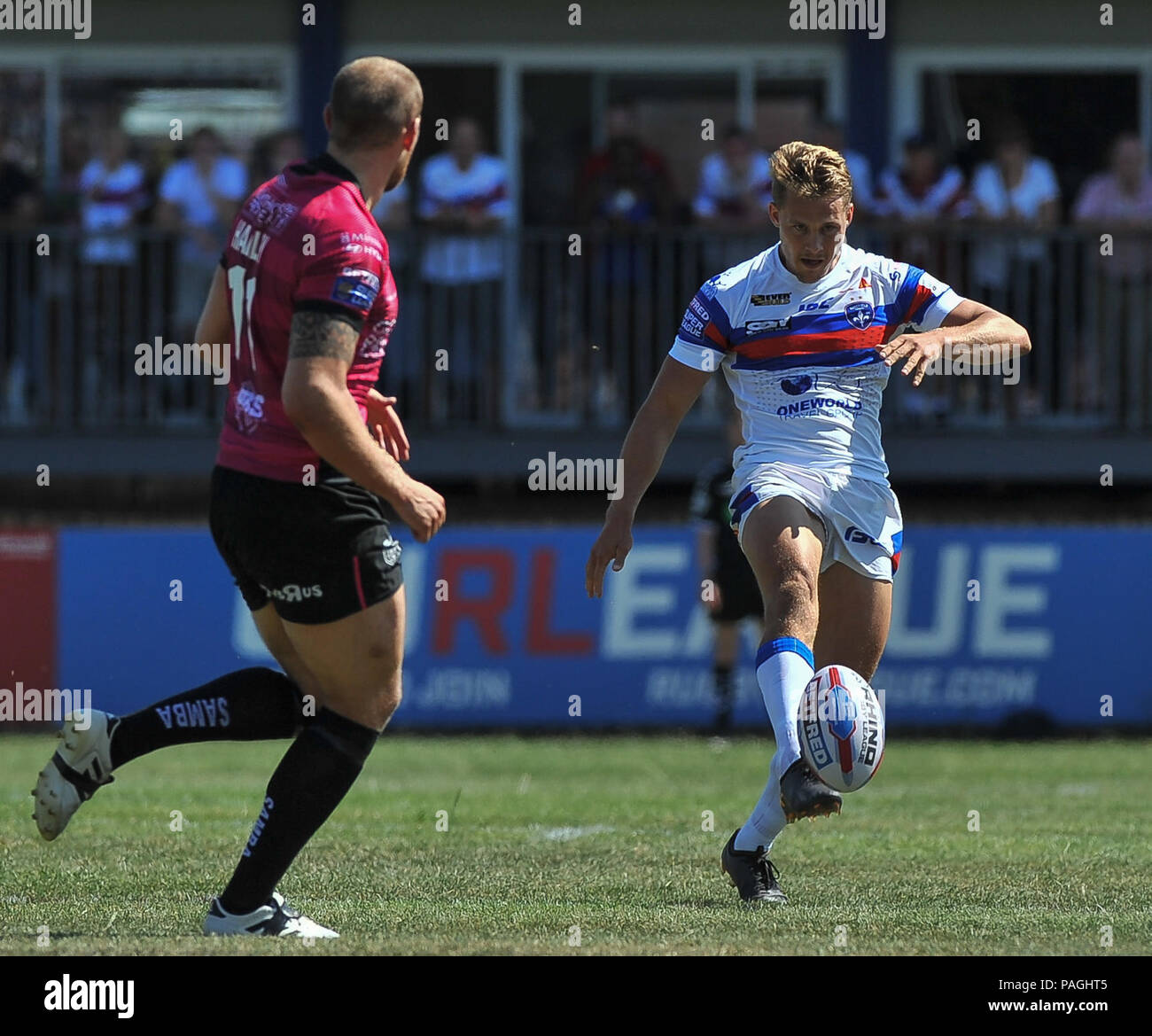 Wakefield trinity home kit hi-res stock photography and images - Alamy