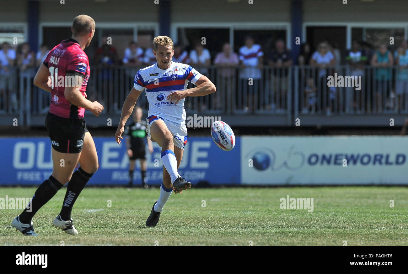 Wakefield trinity home kit hi-res stock photography and images - Alamy