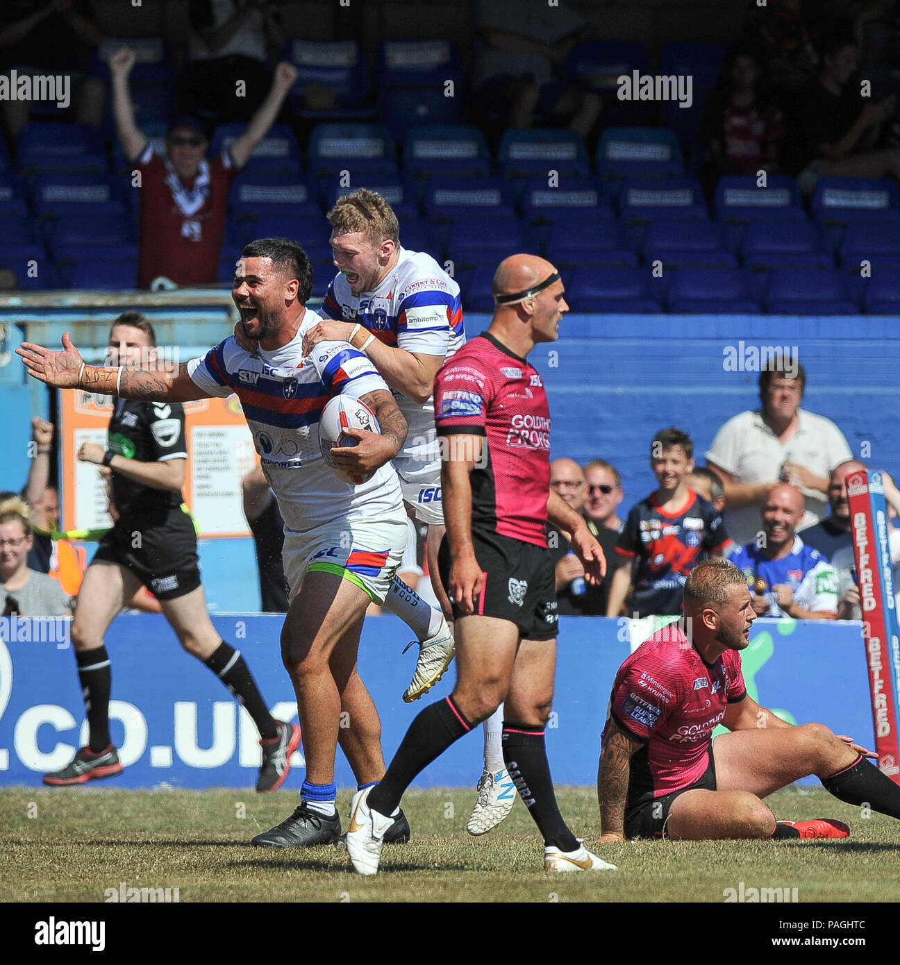 Wakefield trinity home kit hi-res stock photography and images - Alamy