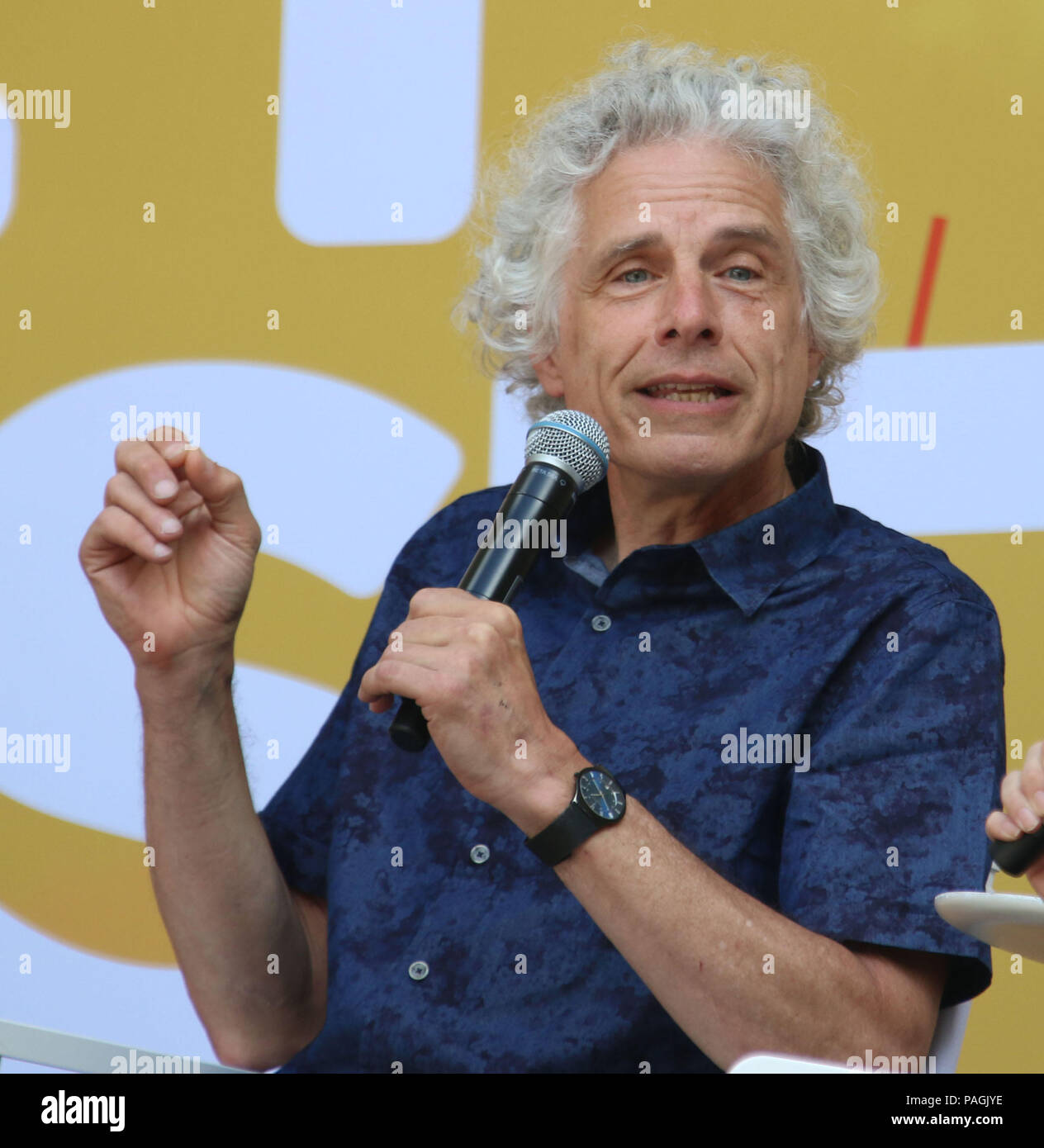 Steven pinker hi-res stock photography and images - Alamy