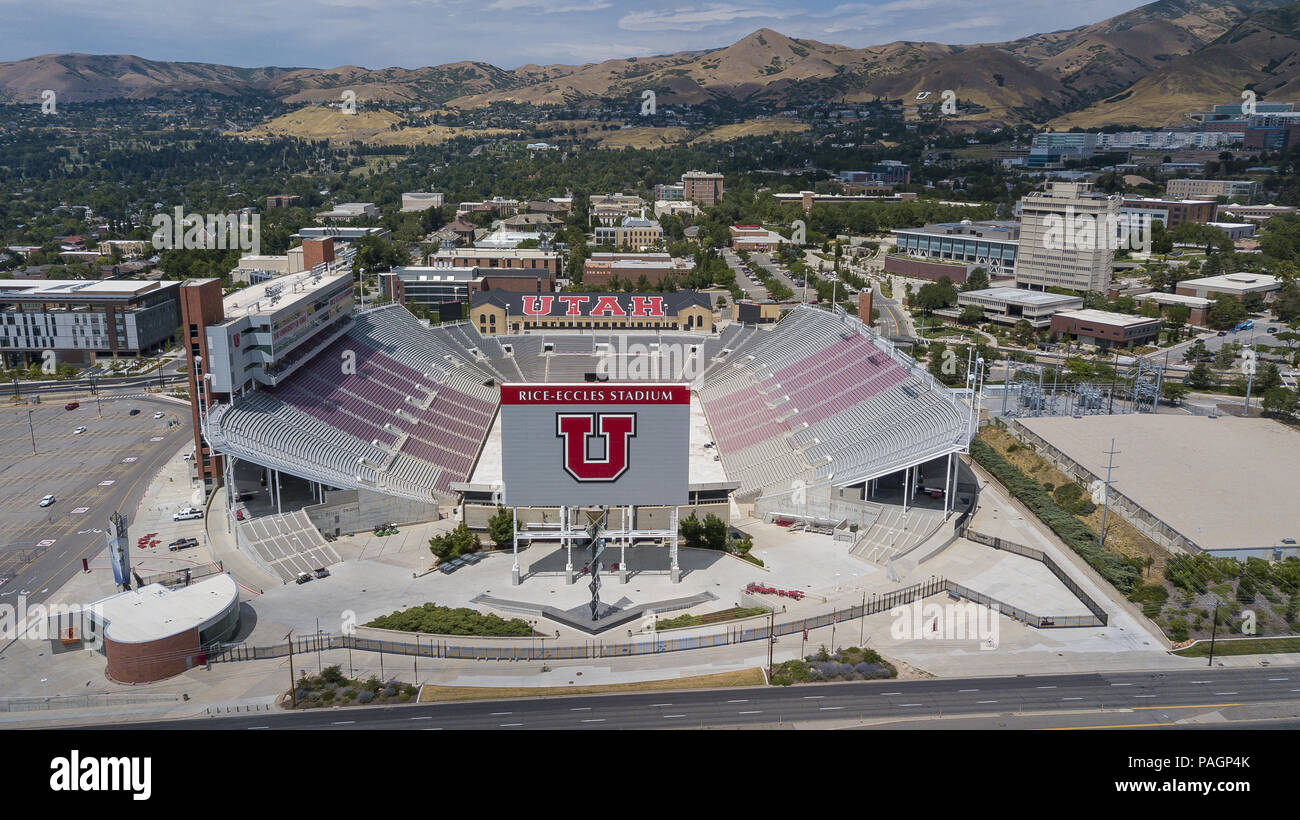 Utah utes cheerleaders hi-res stock photography and images - Alamy