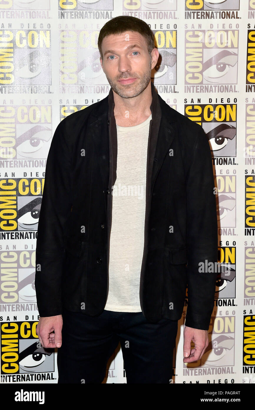 Travis Knight at the Photocall for the movie 'Bumblebee' at the San ...