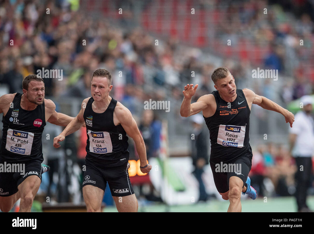 100m sprint athletics finish hi-res stock photography and images - Alamy