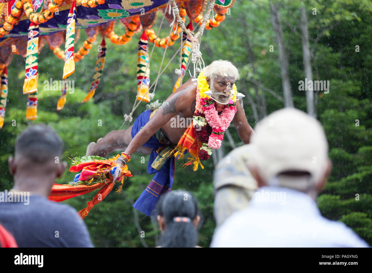 Kaavadi ritual hi-res stock photography and images - Alamy