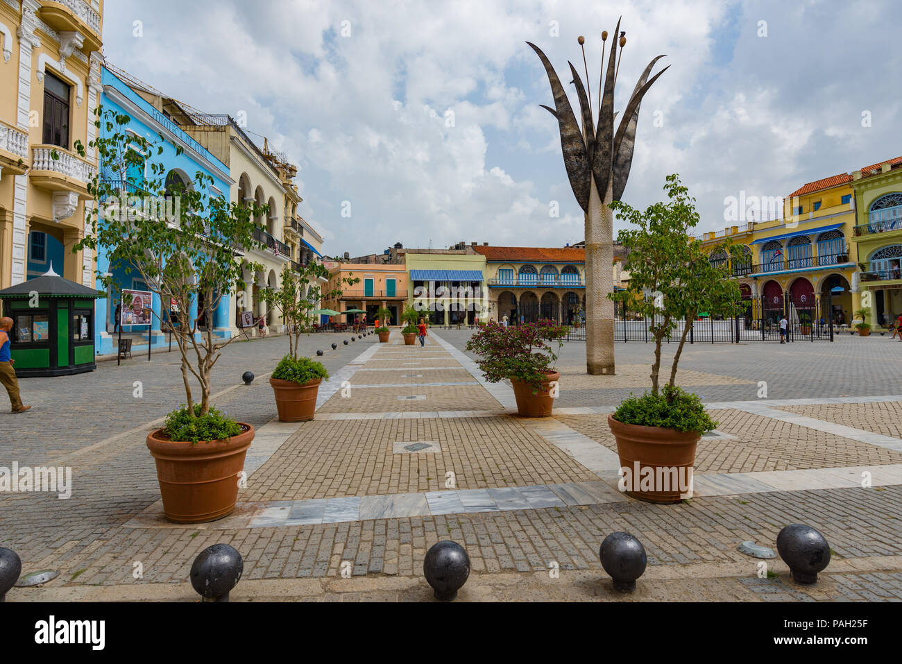 Plaza In Cuba Stock Photo - Alamy