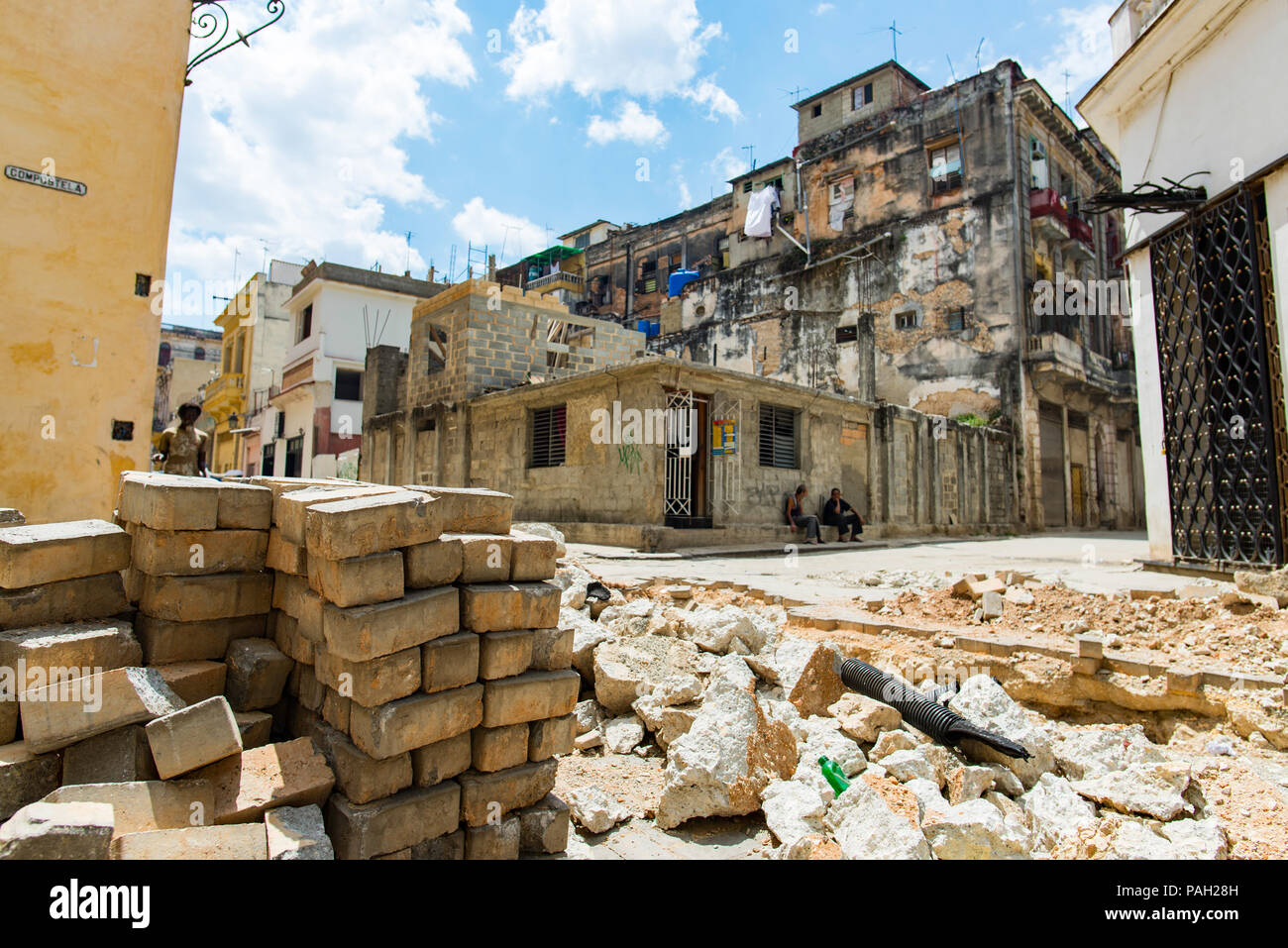 Building Bricks in the Cuban Streets Stock Photo - Alamy