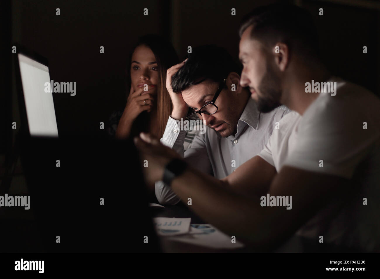 employees discussing business problems Stock Photo - Alamy