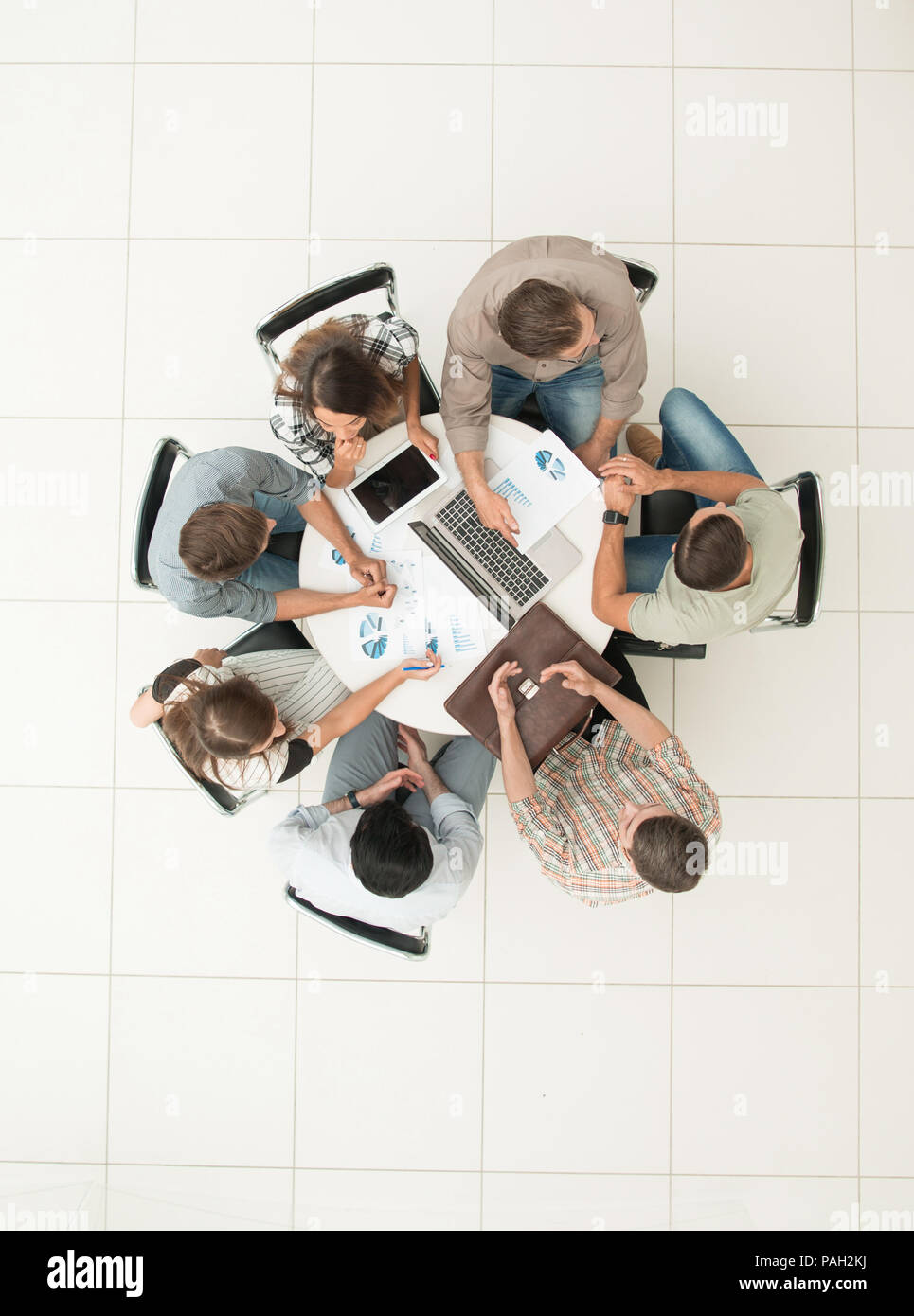 Working place office round table hi-res stock photography and images ...