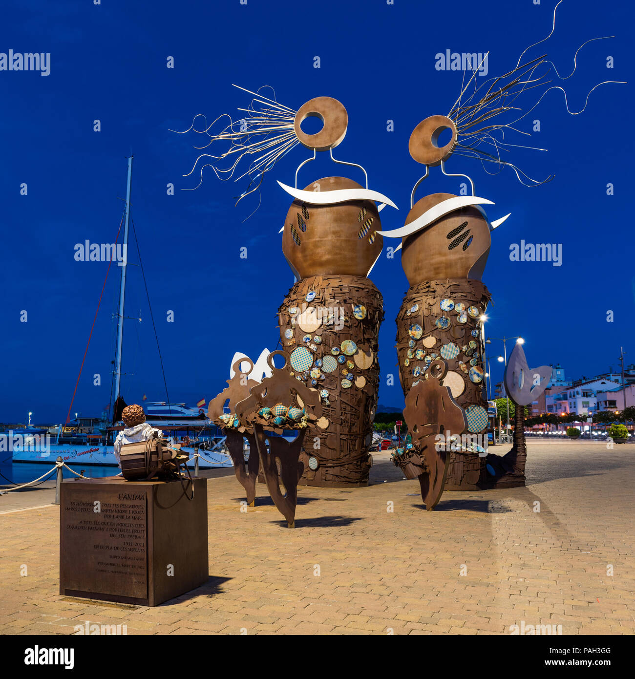 Giant mermaid hi-res stock photography and images - Alamy