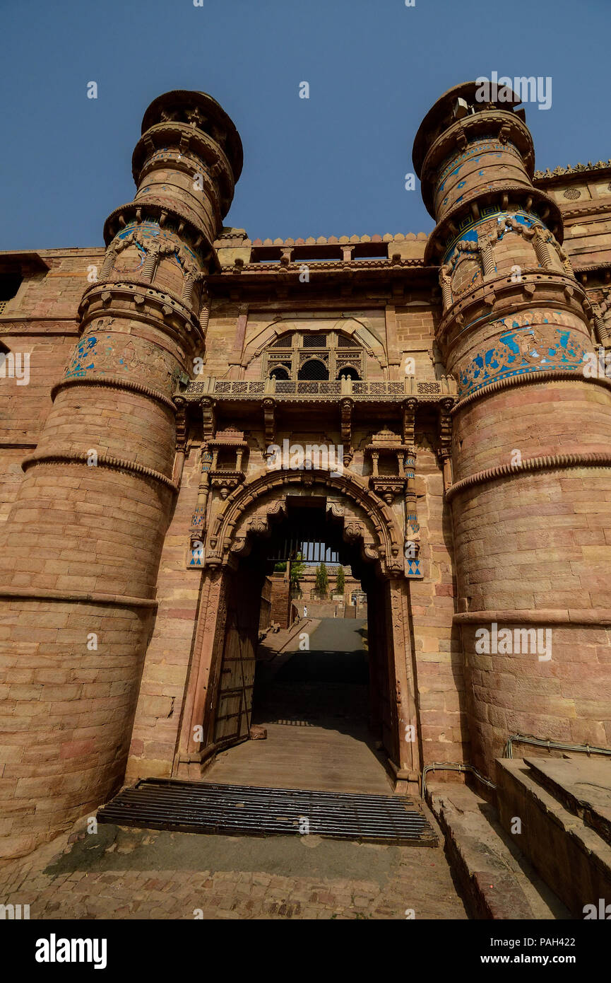 Gwalior Fort is a most magnificent monument of central India. Built in ...