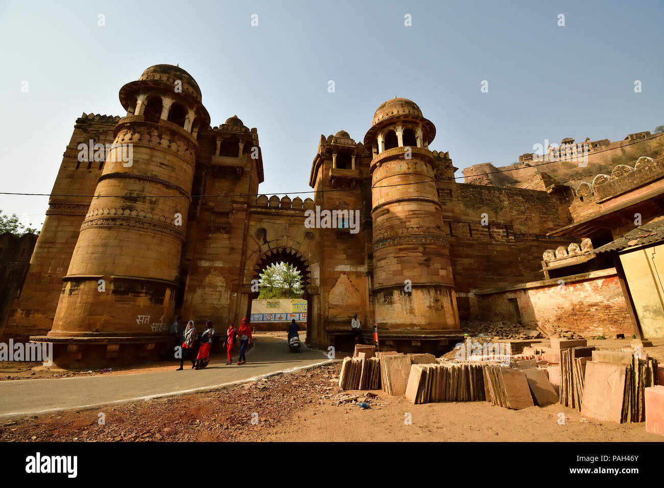 Gwalior Fort is a most magnificent monument of central India. Built in ...