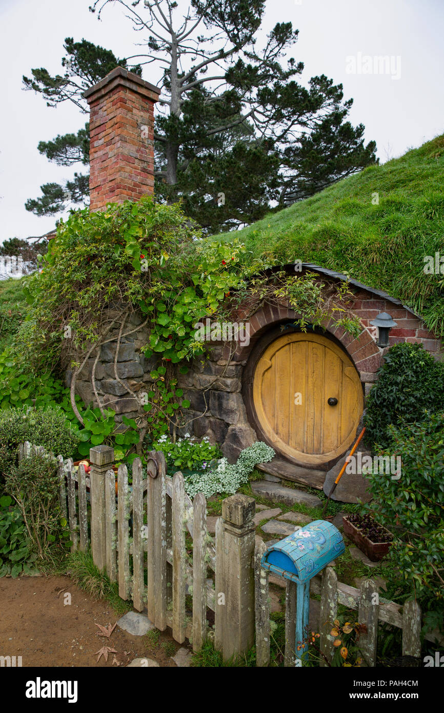 Hobbit shire hi-res stock photography and images - Alamy