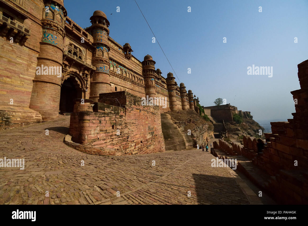 Gwalior Fort is a most magnificent monument of central India. Built in ...