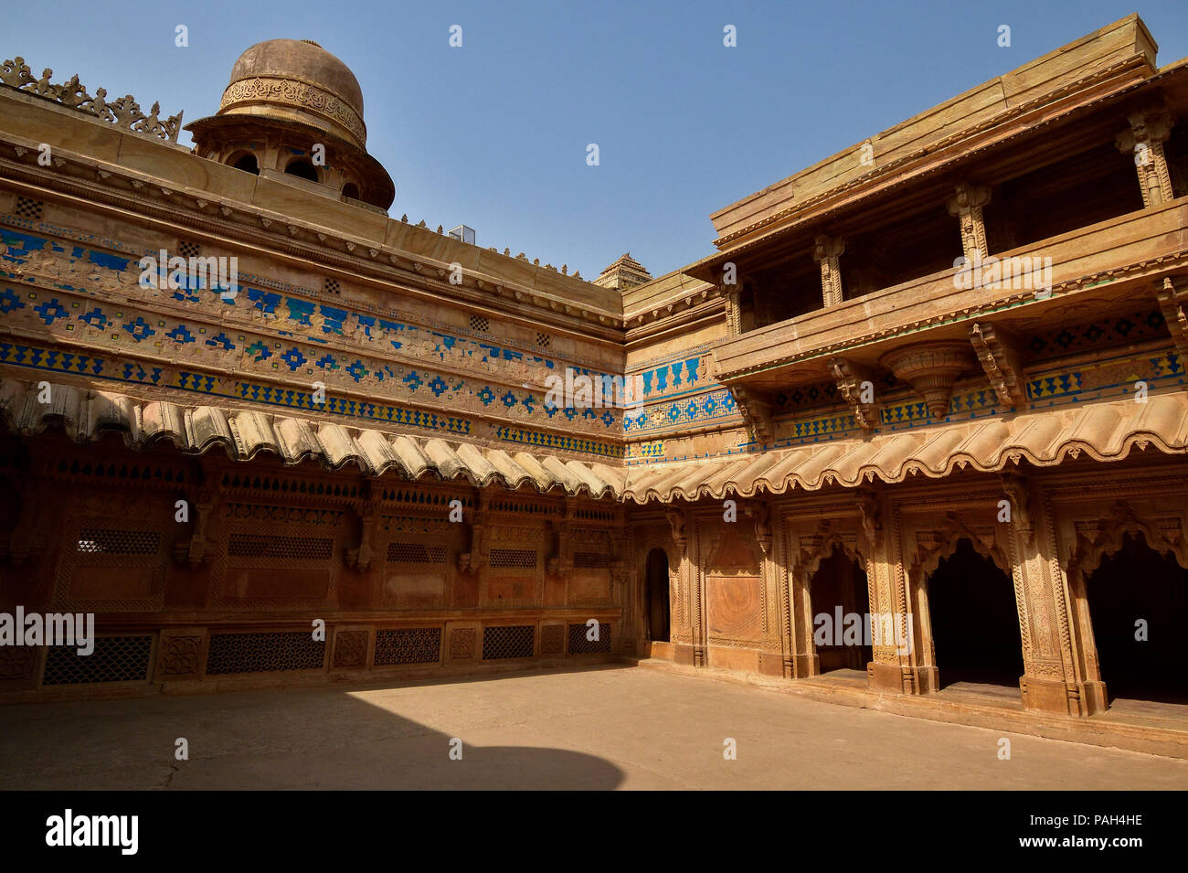 Gwalior Fort is a most magnificent monument of central India. Built in ...