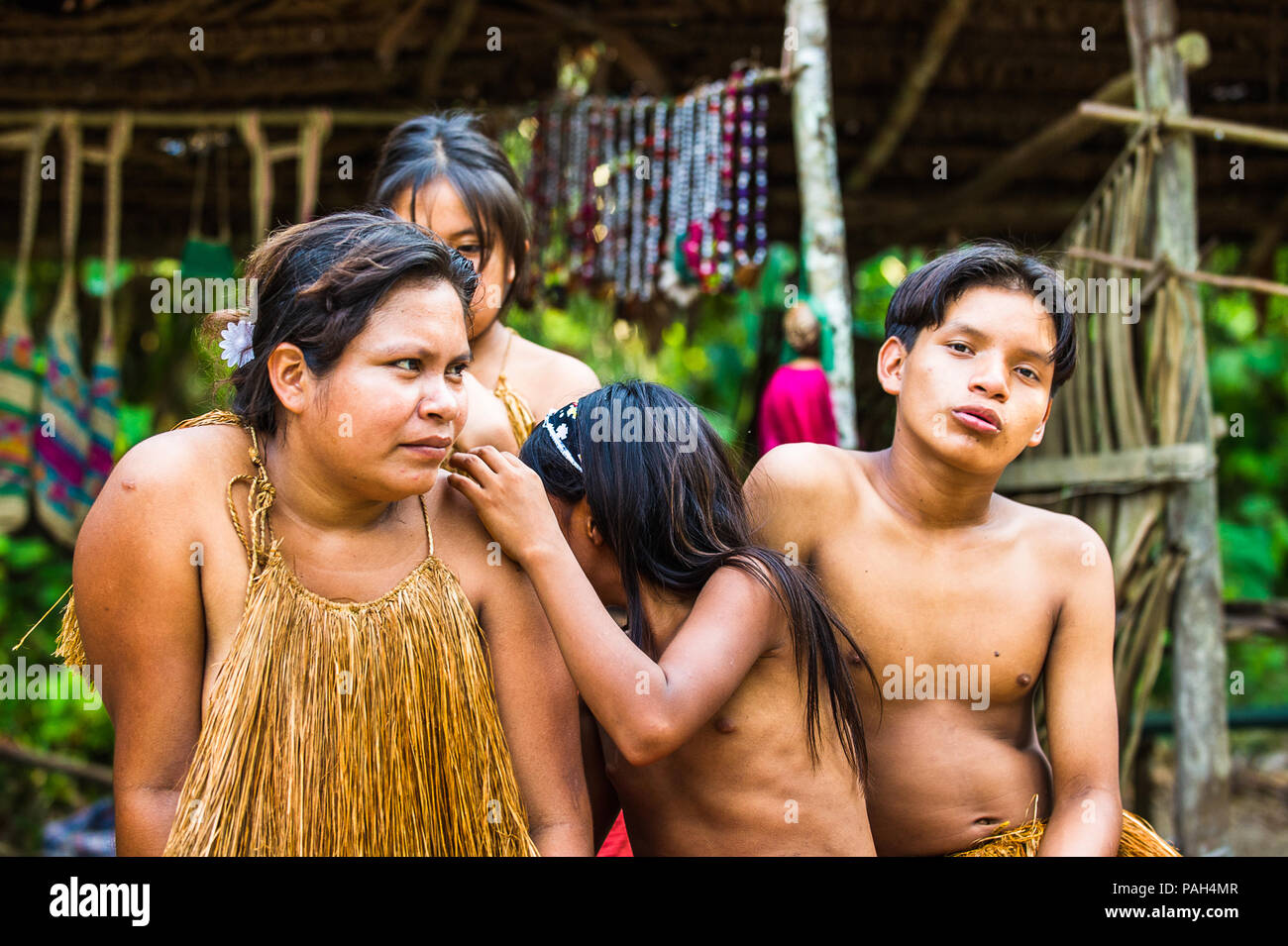 AMAZONIA, PERU - NOV 10, 2010: Unidentified Amazonian indigenous family ...