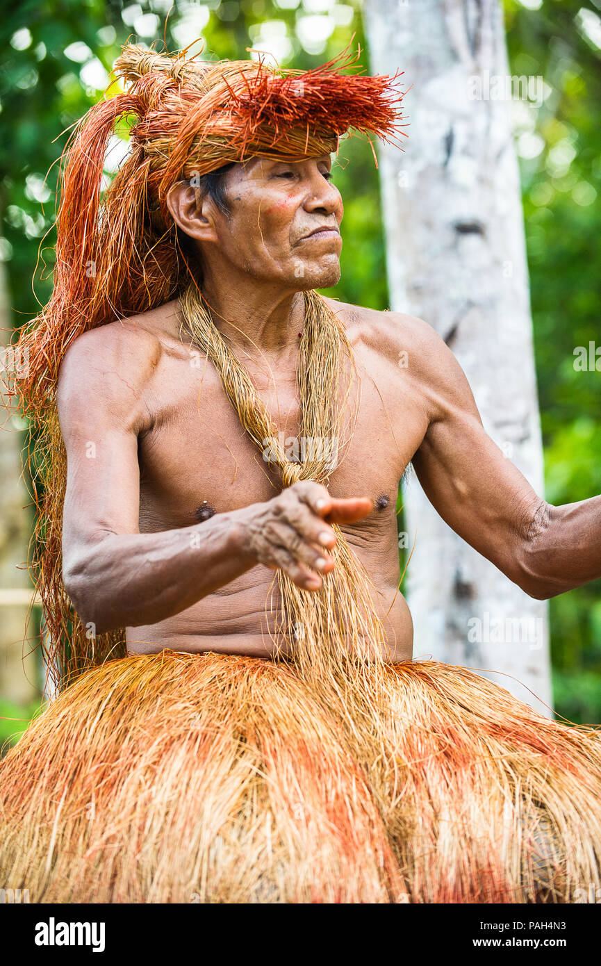 AMAZONIA, PERU - NOV 10, 2010: Unidentified Amazonian indigenous man ...