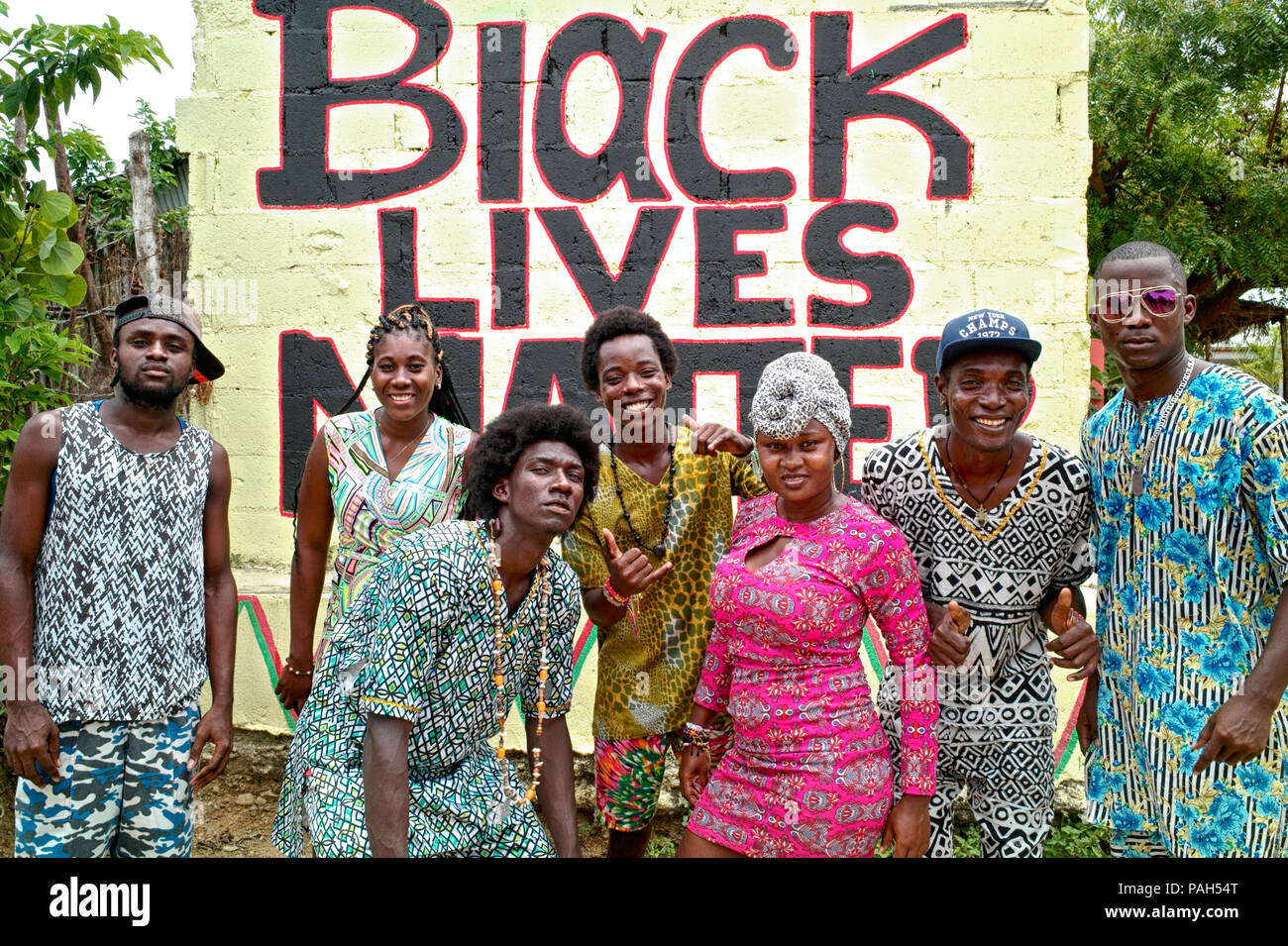 Upcoming Colombian music group Kombilesa Mi, enter the scene with a new ...