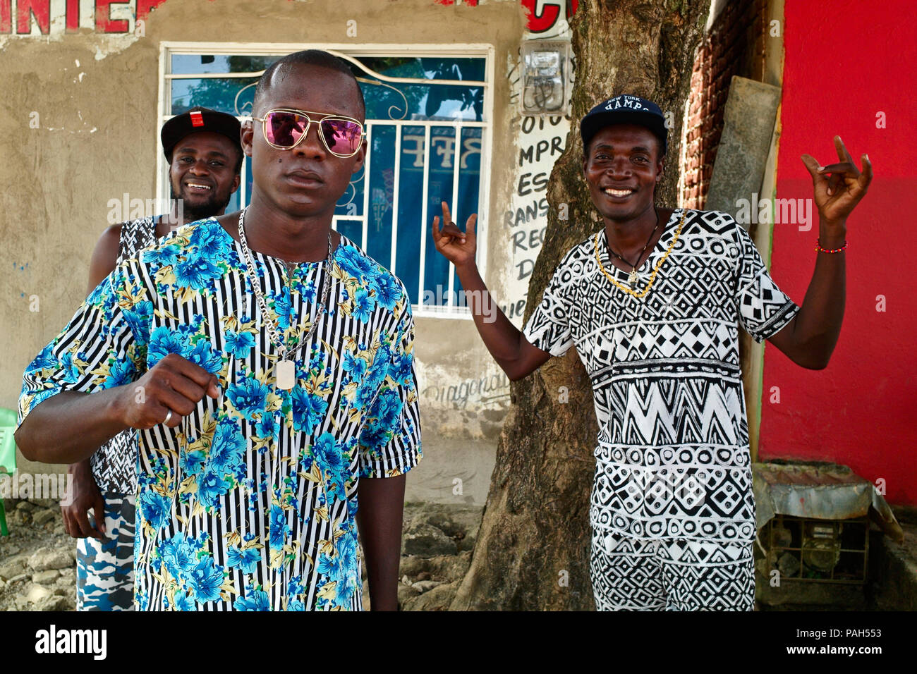 Upcoming Colombian music group Kombilesa Mi, enter the scene with a new ...