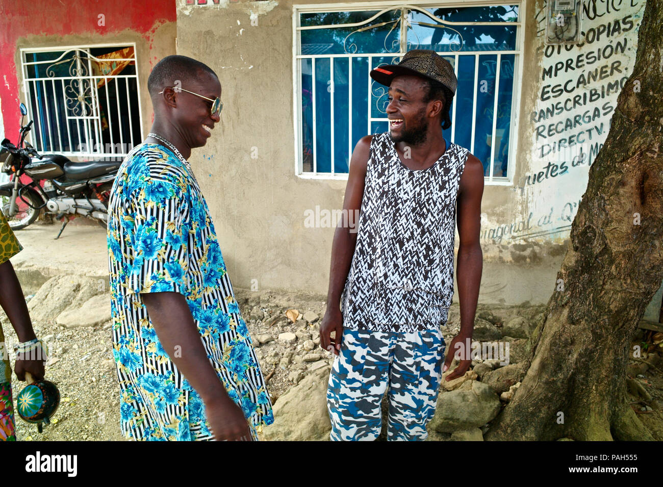 Upcoming Colombian music group Kombilesa Mi, enter the scene with a new ...