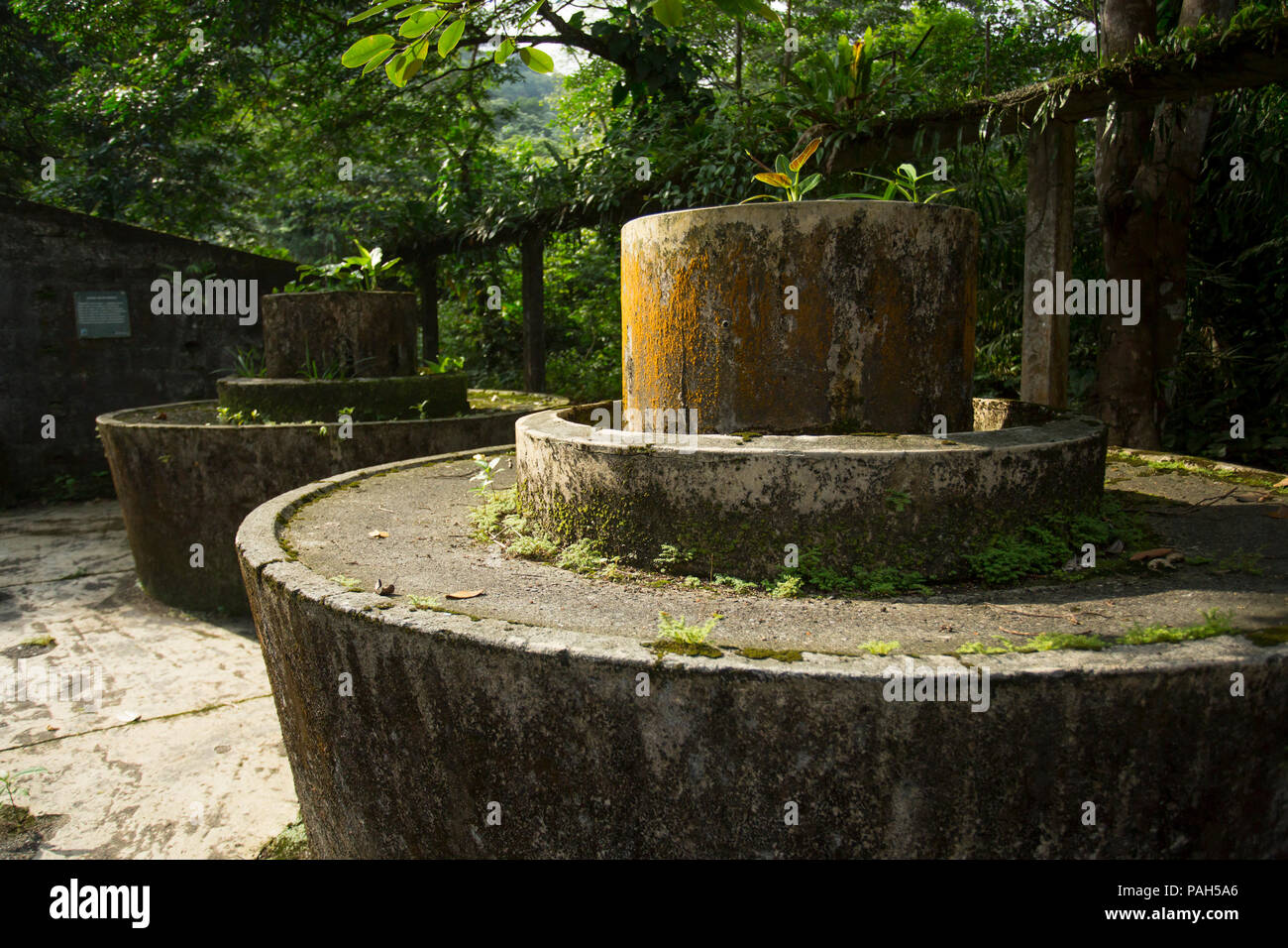 Outdoor prison hi-res stock photography and images - Alamy