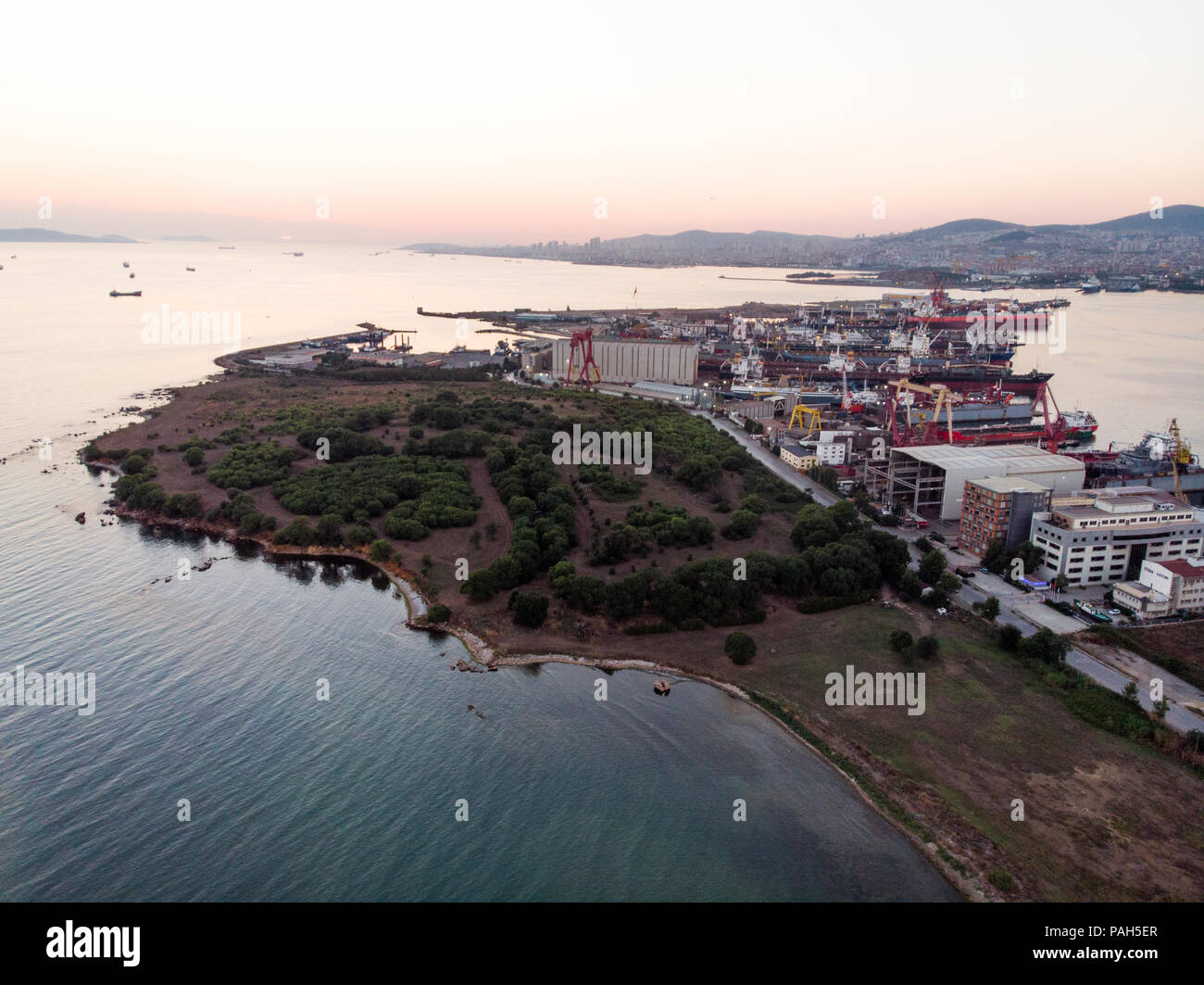 Shipyard tuzla istanbul turkey hi-res stock photography and images - Alamy