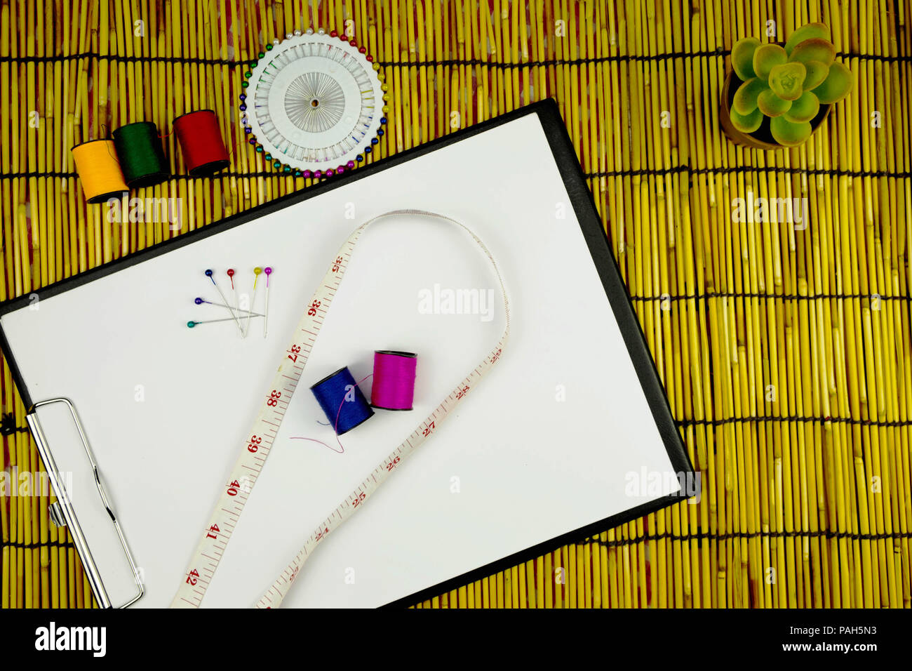 Fashion designer tools hi-res stock photography and images - Alamy