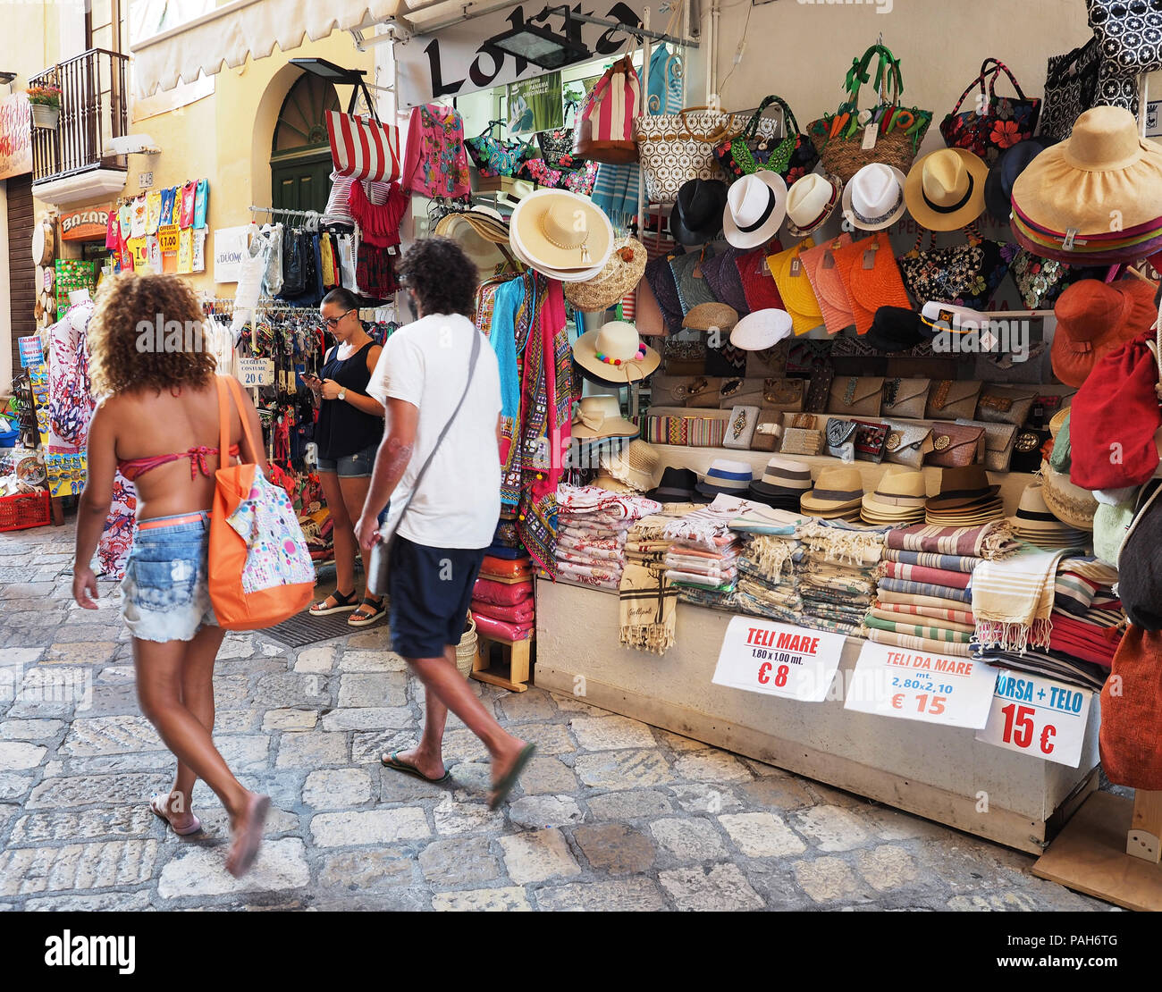 Old italy shop hi-res stock photography and images - Alamy