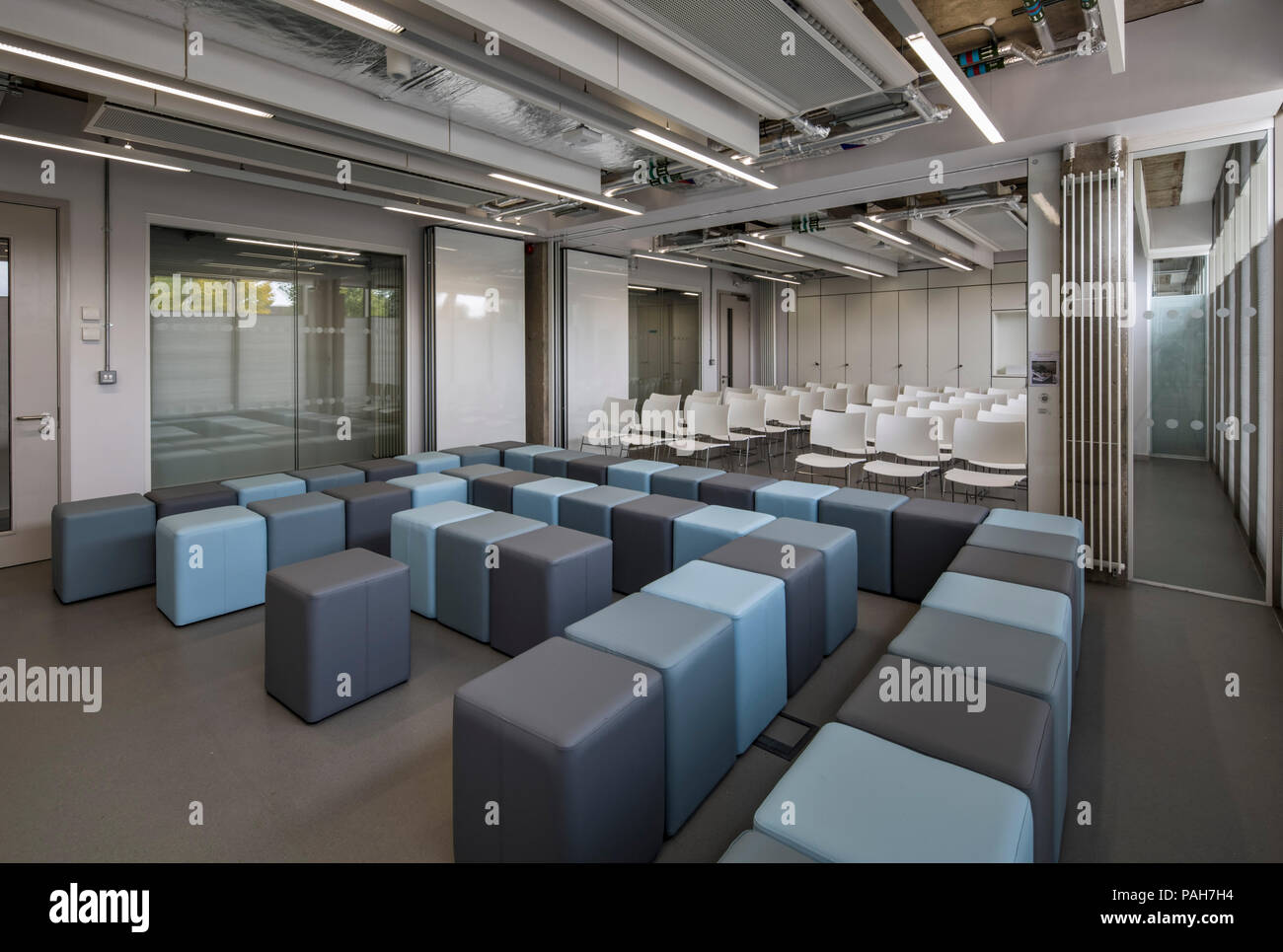 Lecture room with open partition wall. Wilfred Brown Building at Brunel ...