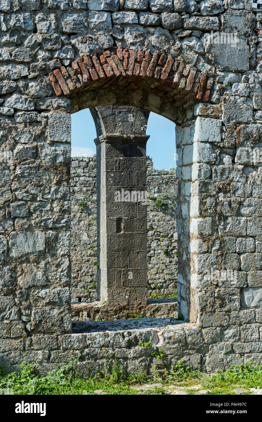Rozafa castle, Fatih Sultan Mehmet Mosque, Shkodra, Albania Stock Photo ...