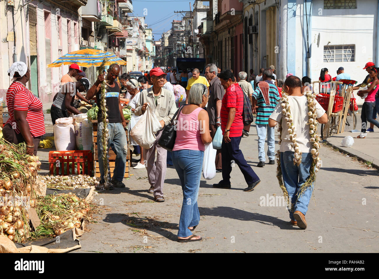 Havana street food stall cuba hi-res stock photography and images - Alamy