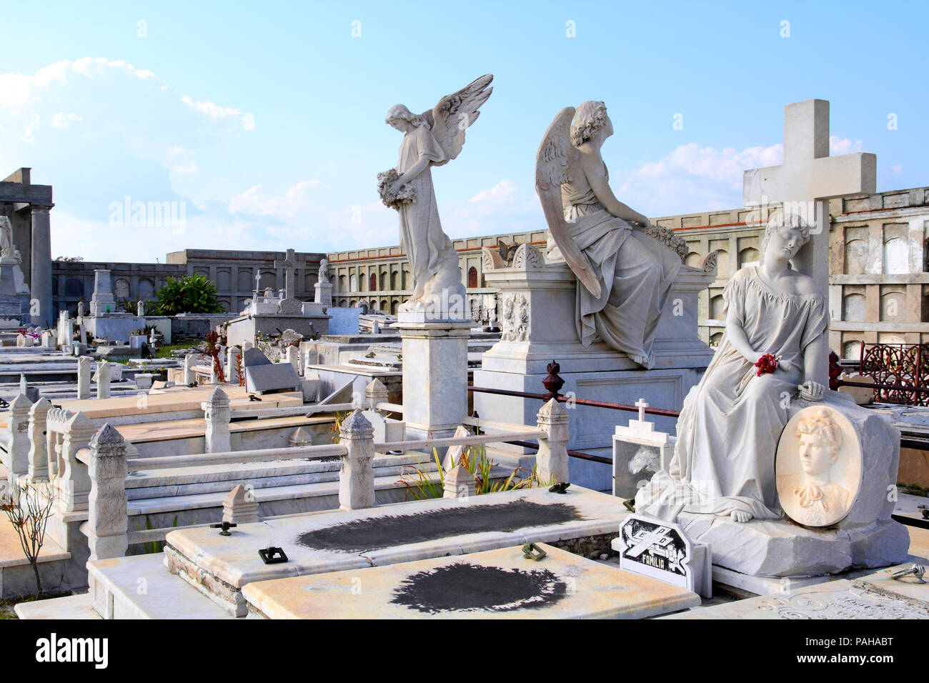 Statues in cuba hi-res stock photography and images - Alamy