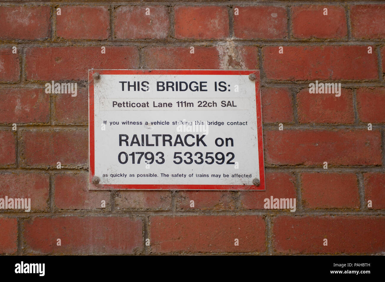 Advisory notice on railway bridge in the event of vehicular collision ...