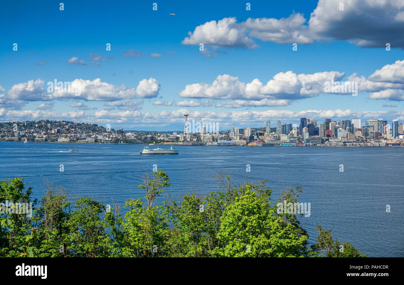 A view of the Seattle skyline and Elliott Bay Stock Photo - Alamy