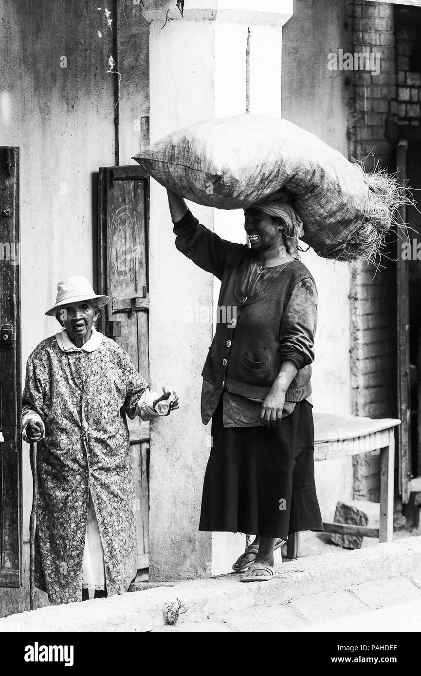 Swaziland woman Black and White Stock Photos & Images - Alamy