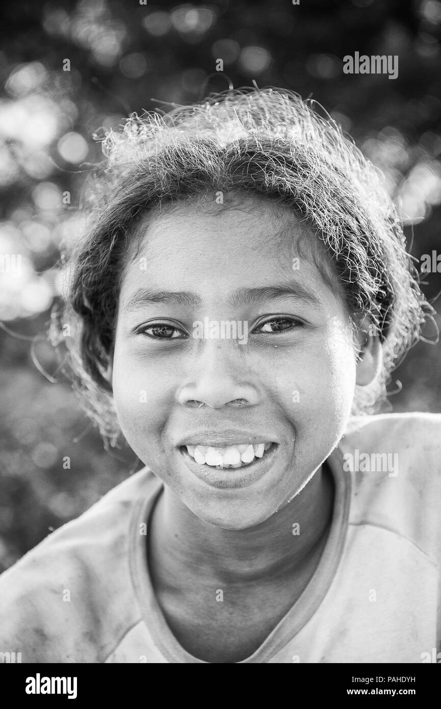 Children angolan smiling hi-res stock photography and images - Alamy