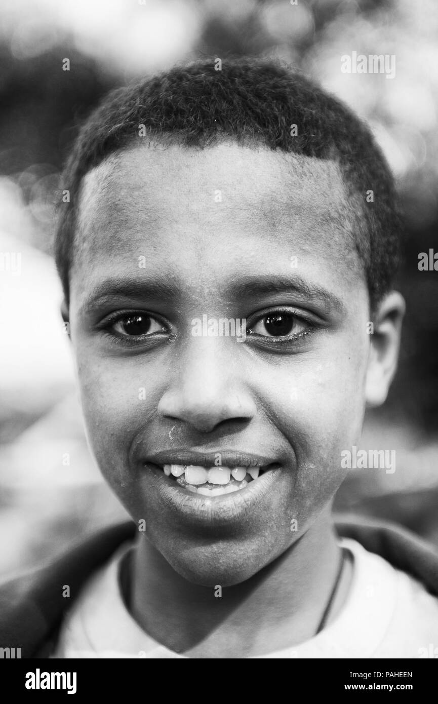 OMO VALLEY, ETHIOPIA - SEP 20, 2011: Portrait of an unidentified ...