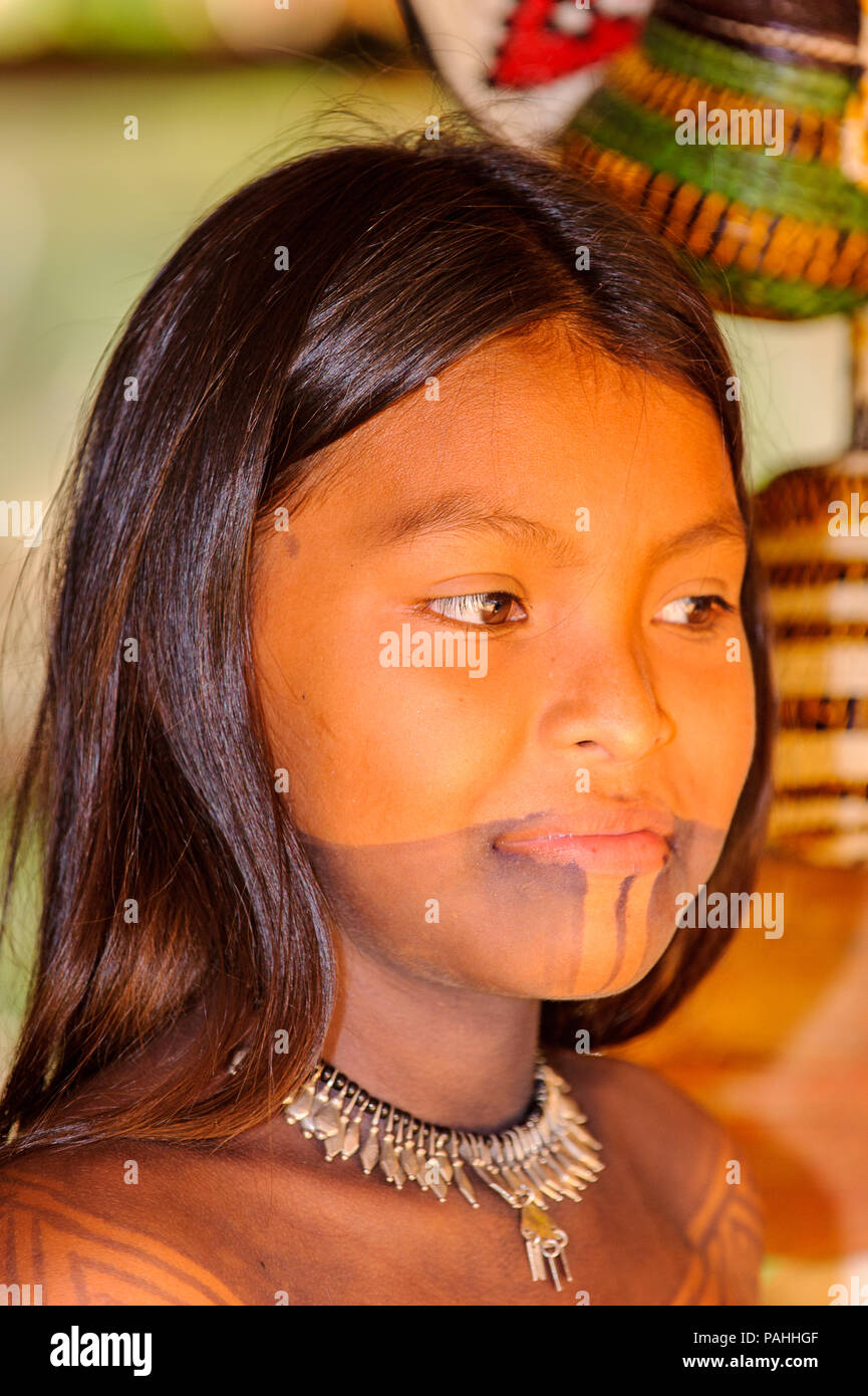 Indigenous embera girl hi-res stock photography and images - Alamy
