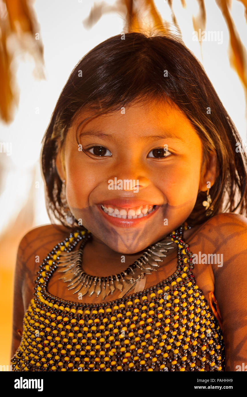 Indigenous embera girl hi-res stock photography and images - Alamy