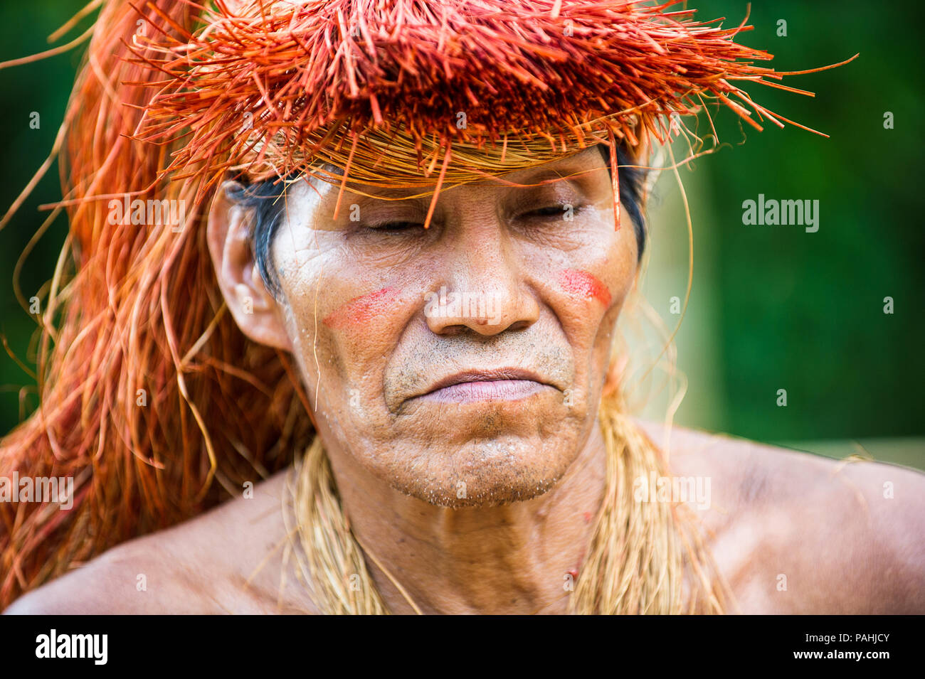 AMAZONIA, PERU - NOV 10, 2010: Unidentified Amazonian indigenous man ...