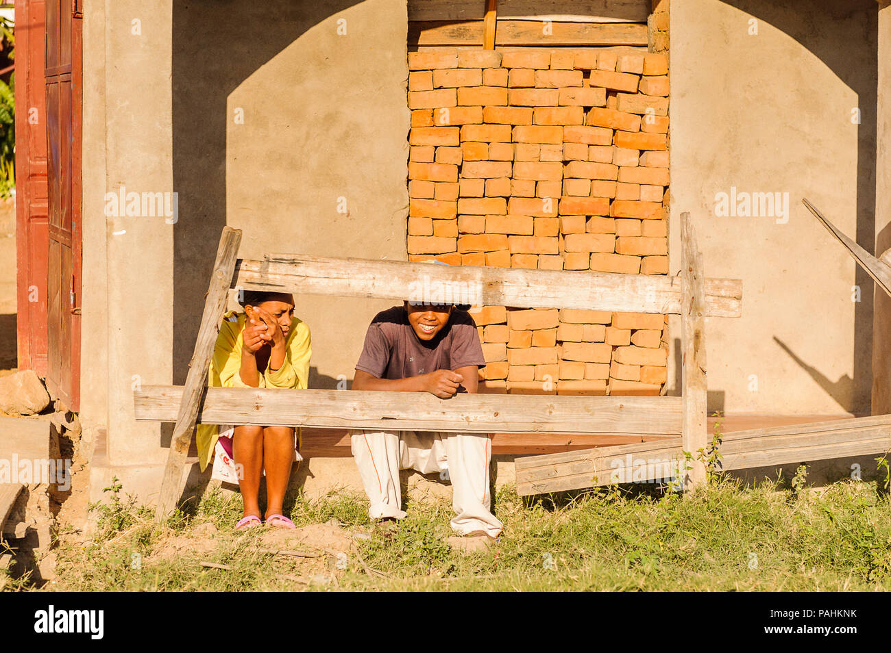 Rwanda family smile hi-res stock photography and images - Alamy