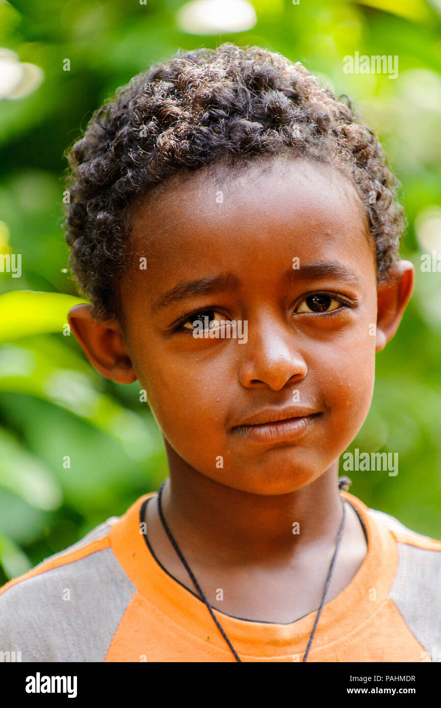 OMO VALLEY, ETHIOPIA - SEP 20, 2011: Unidentified Ethiopian boy in a ...
