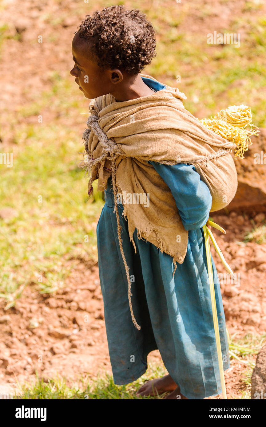 OMO, ETHIOPIA - SEPTEMBER 20, 2011: Unidentified Ethiopian beautiful ...