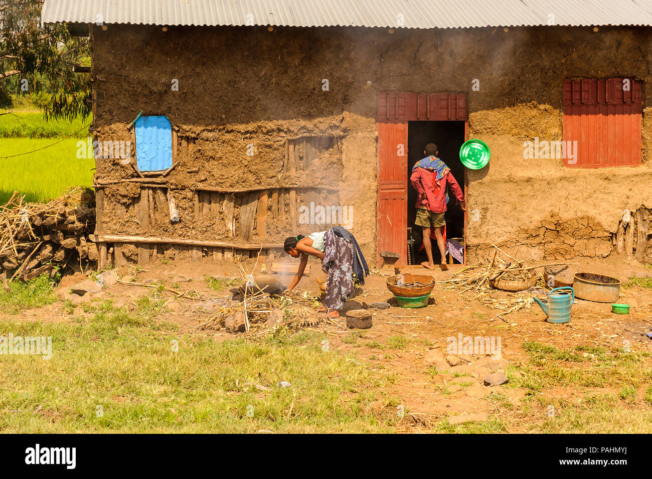 Congo tribe house hi-res stock photography and images - Alamy