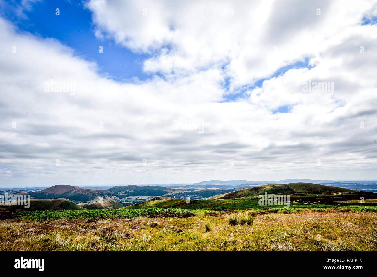 Long mynd blue sky hi-res stock photography and images - Alamy
