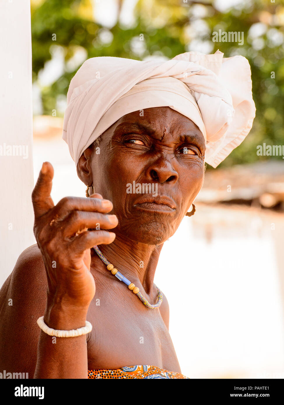 African toothless hi-res stock photography and images - Alamy
