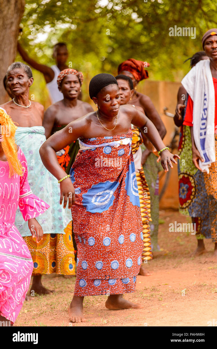 KARA, TOGO - MAR 9, 2013: Unidentified Togolese woman in traditional ...