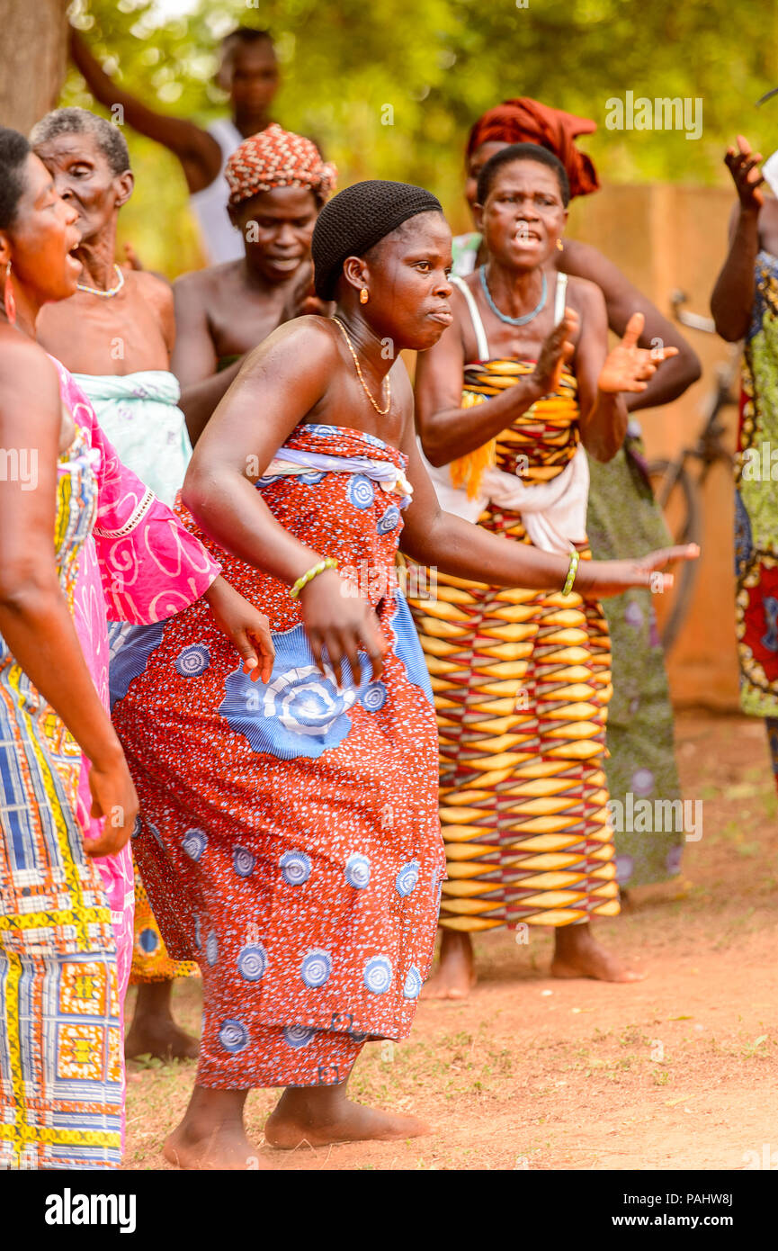 KARA, TOGO - MAR 9, 2013: Unidentified Togolese woman in traditional ...