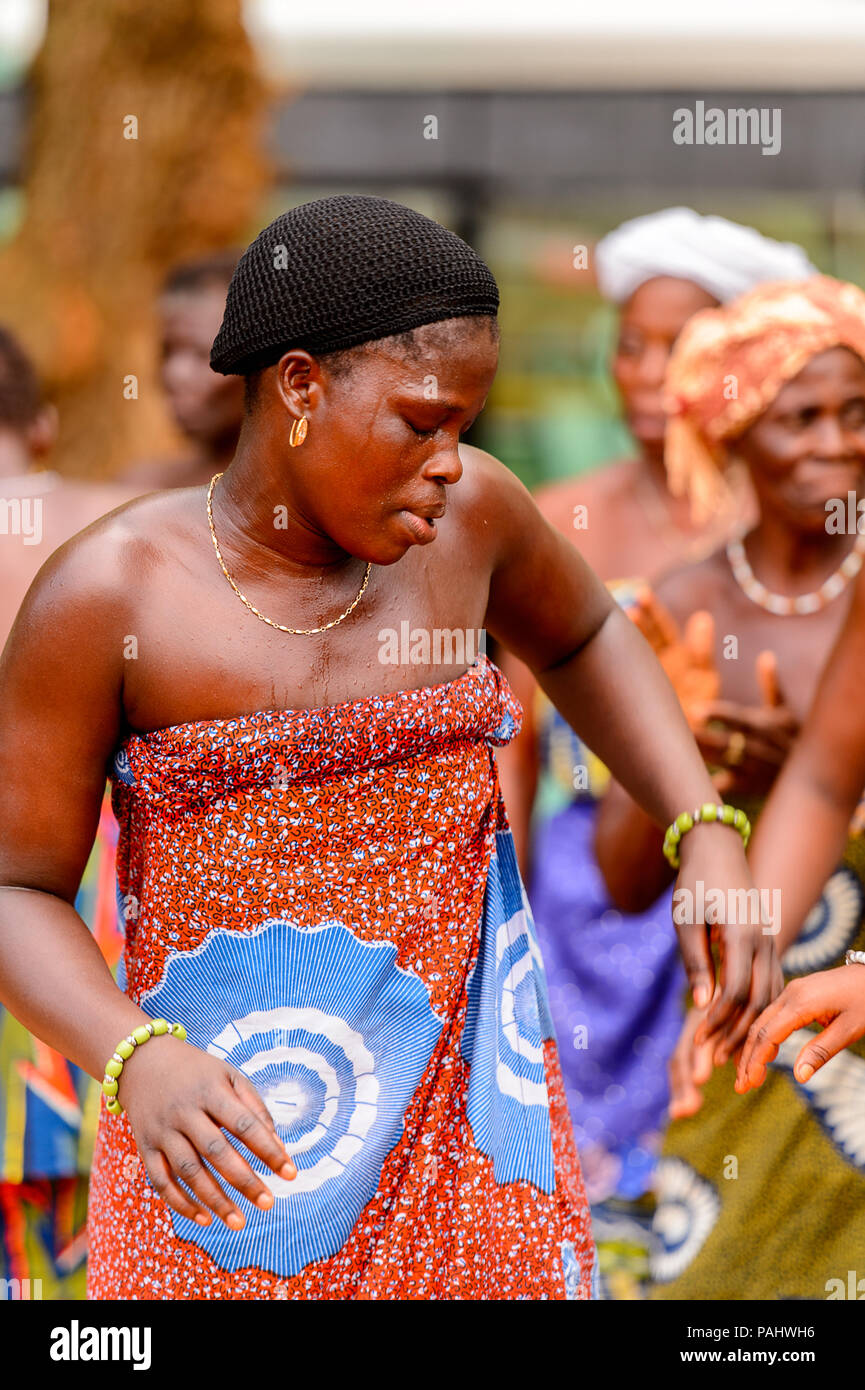 Traditional dances of mozambique hi-res stock photography and images ...