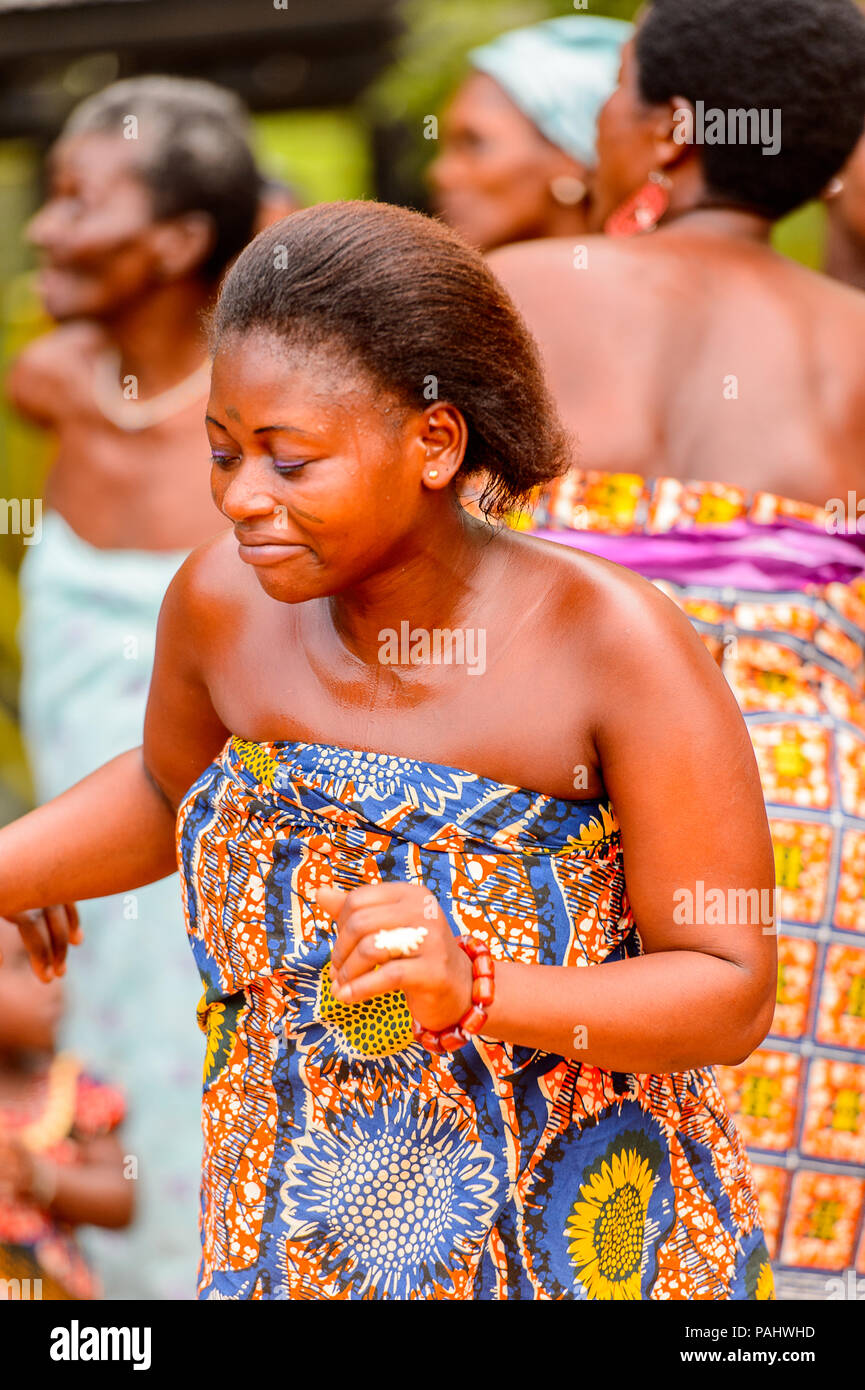 Traditional dances of mozambique hi-res stock photography and images ...