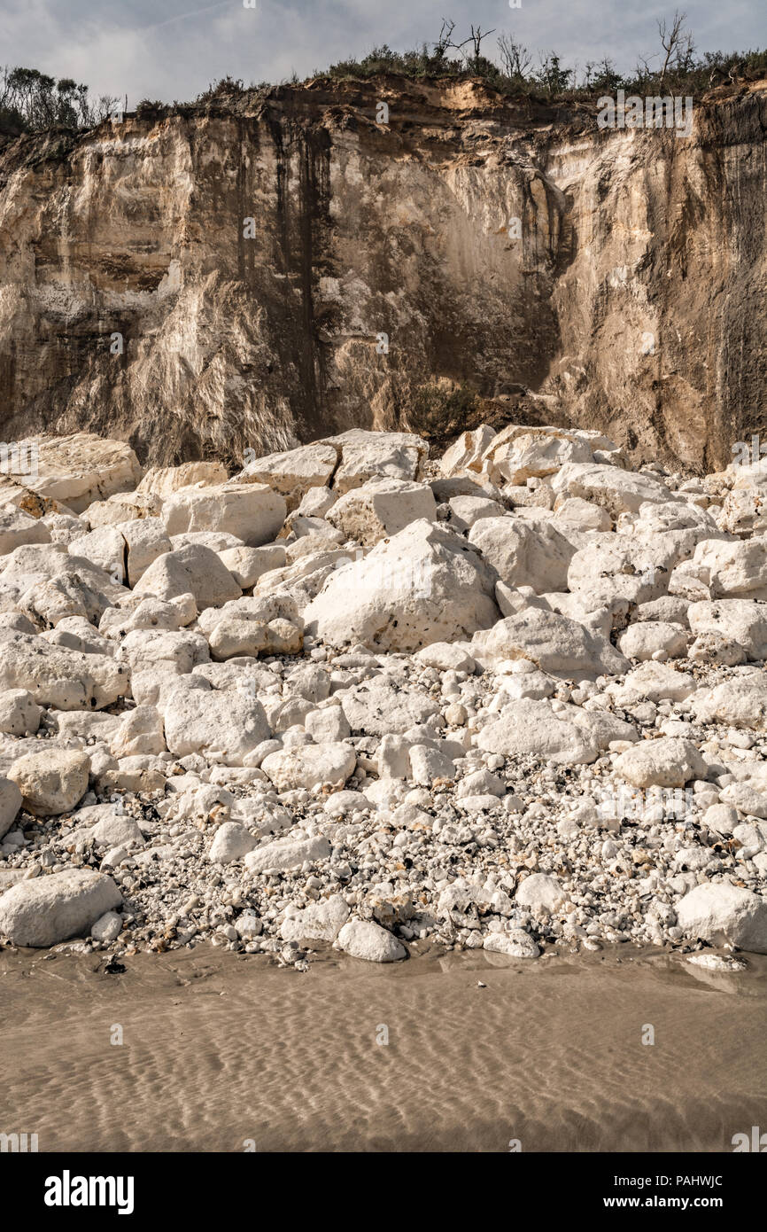 Collapsed cliff hi-res stock photography and images - Alamy